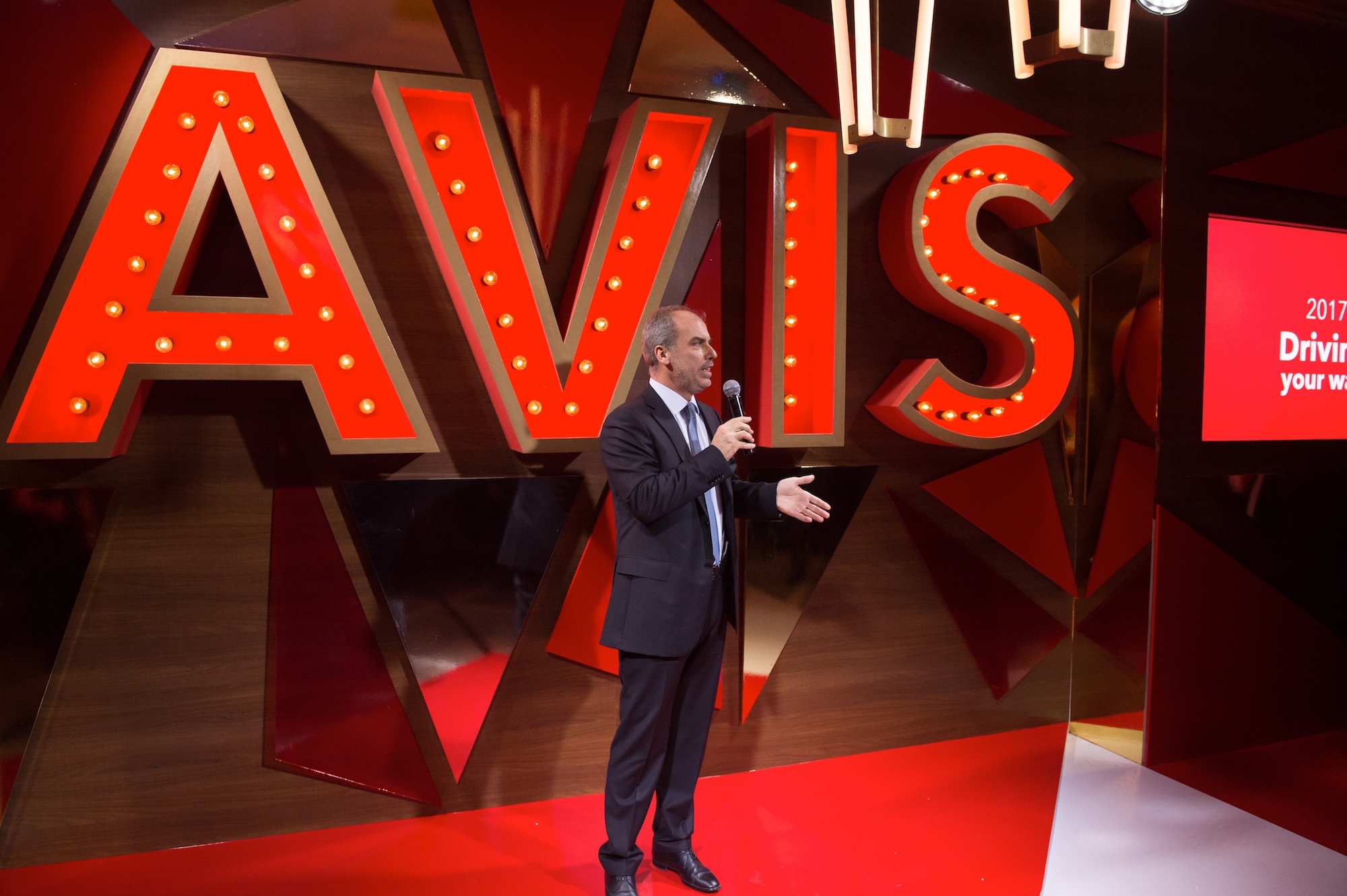 Νέους δρόμους ανοίγει η Avis το 2017 - autoliveris