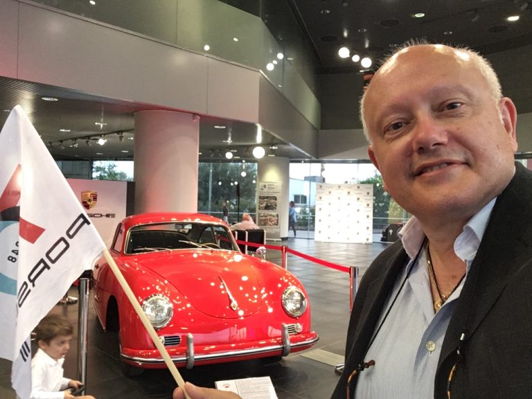 Η νέα Porsche Taycan - autoliveris