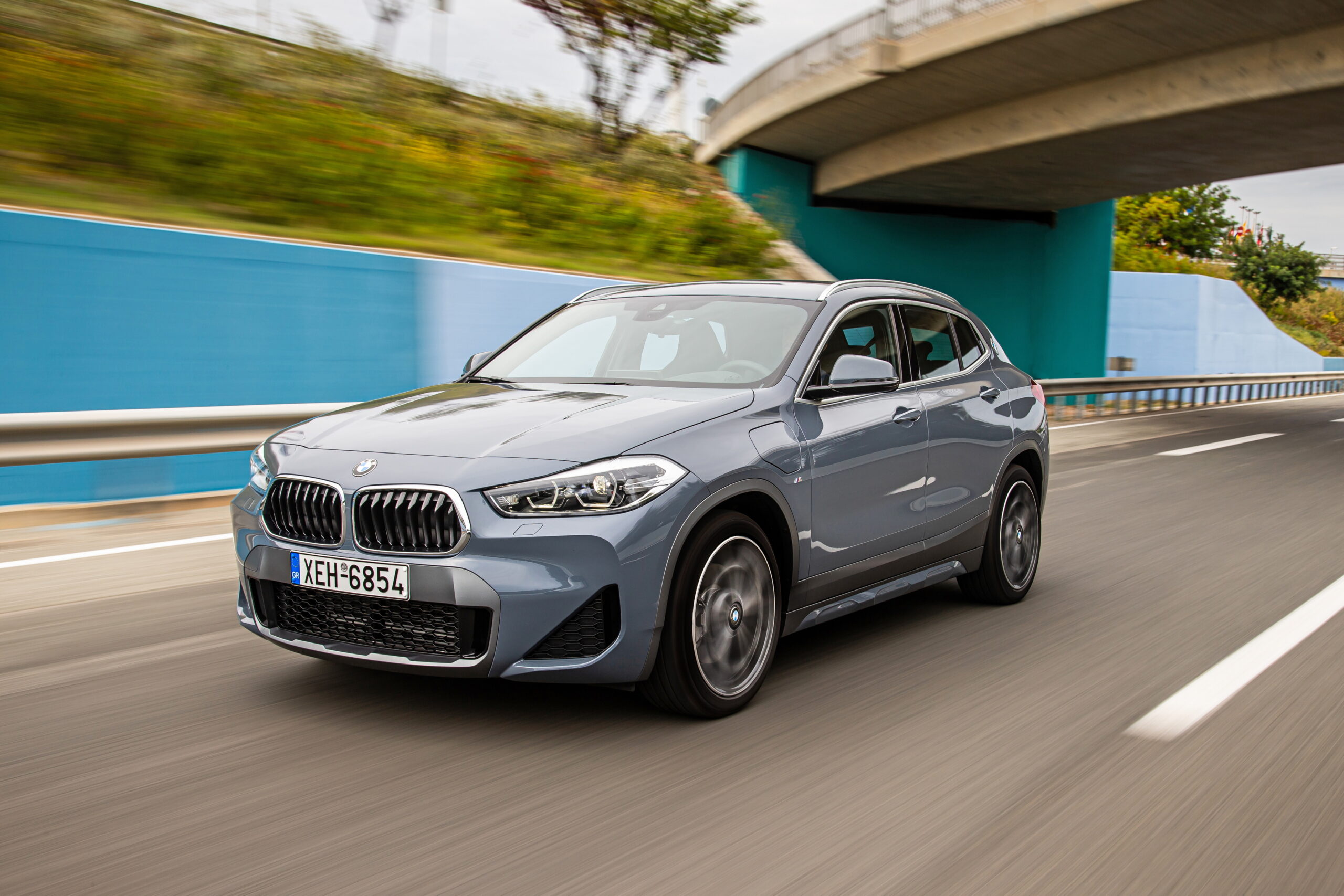 Η νέα BMW X2 xDrive25e στην Ελλάδα - autoliveris