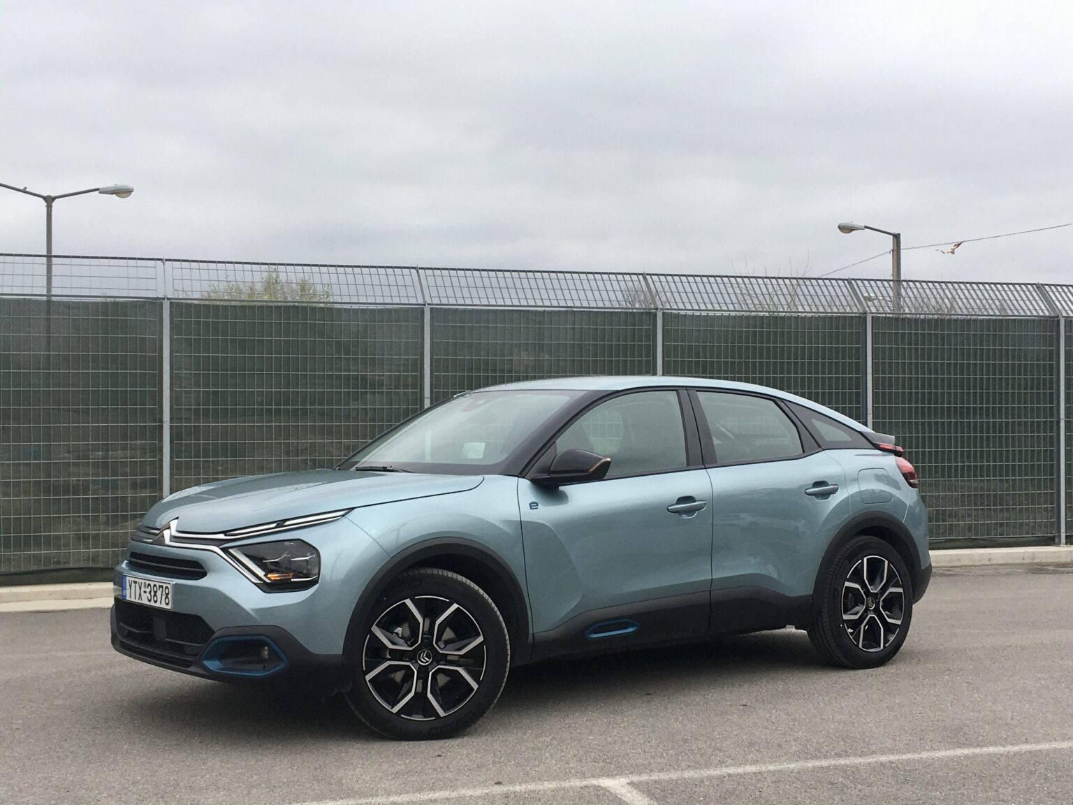 Citroën C4 C-Cross: Τολμηρή ταυτότητα - autoliveris