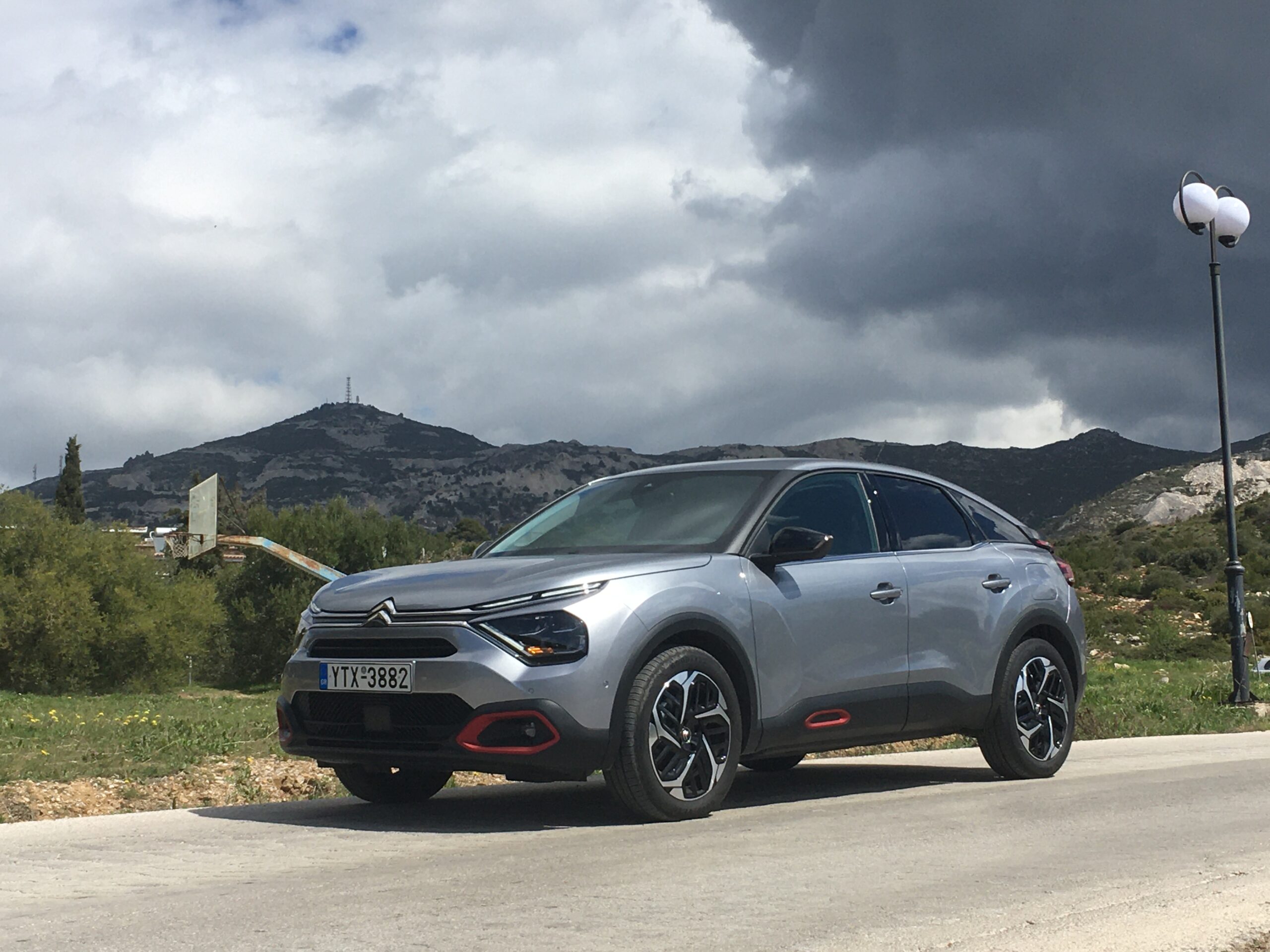Citroën C4 C-Cross: Τολμηρή ταυτότητα - autoliveris